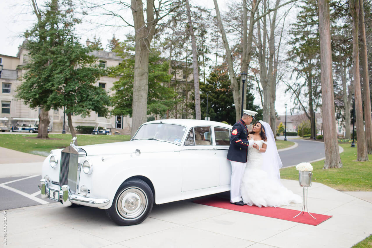 How to Ensure Successful Wedding Transportation - 2024 Guide - WeddingStats
