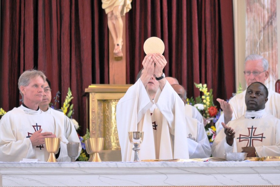 12 Things Every Catholic Should Know about Mass Etiquette - WeddingStats