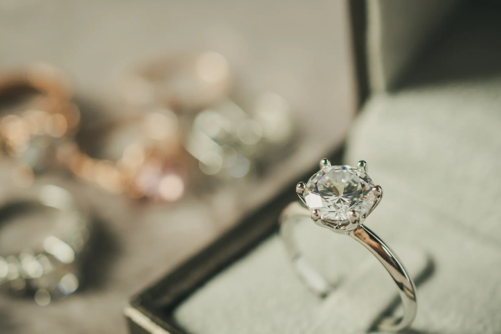 6 Things to Know Before You Buy An Engagement Ring - WeddingStats