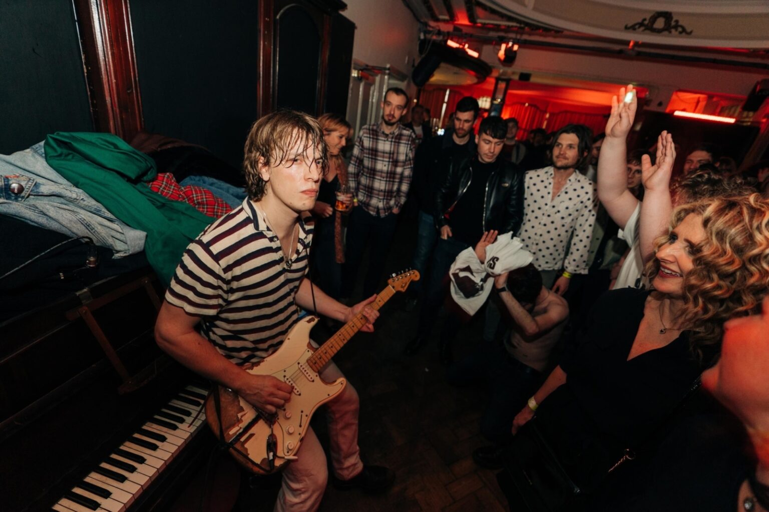 Party Music ─ 10 Reasons to hire Party Bands for Events - WeddingStats